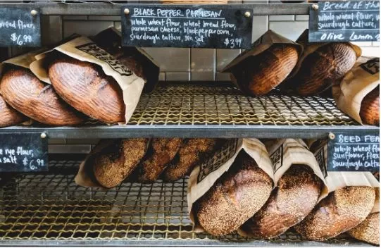 ¿Qué debes evaluar al adquirir envoltorios para alimentos?
